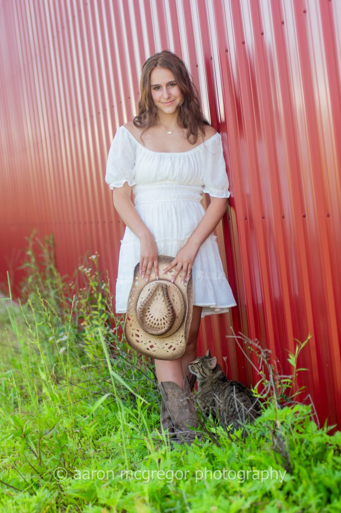 Senior Portraits at Autumn Ridge Farm | aaron mcgregor photography